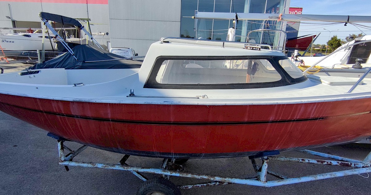 ⛵ Sailfish 18 Fischerboot rot 🚤 Maletschek Nautics